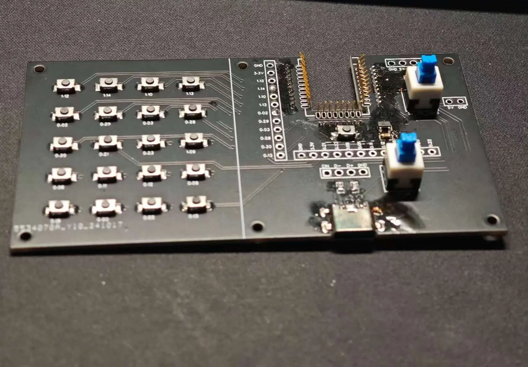 睫毛哥的52840micro核心板的烧写板兼测试板 zmk测试板 - 立创开源硬件平台