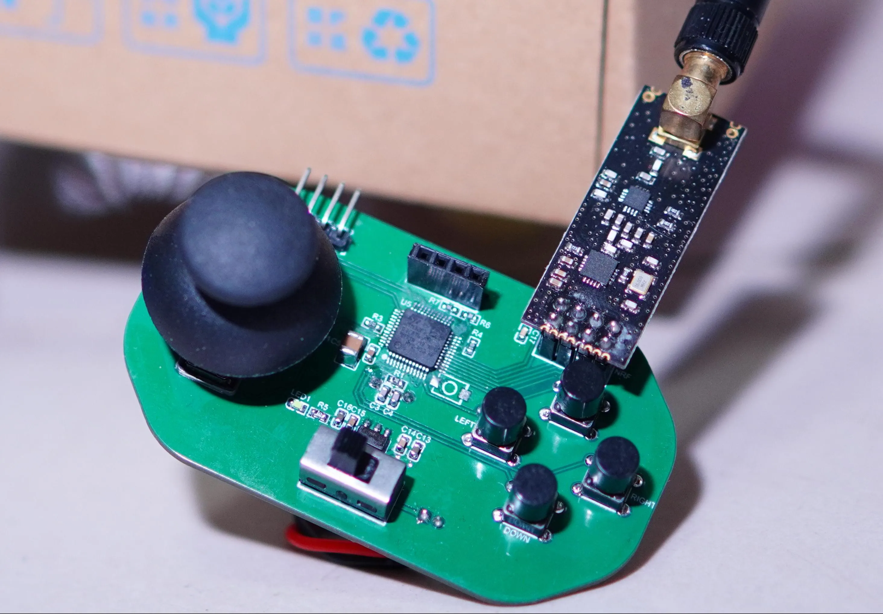 基于STM32与NRF24L01的无线遥控器 - 立创开源硬件平台