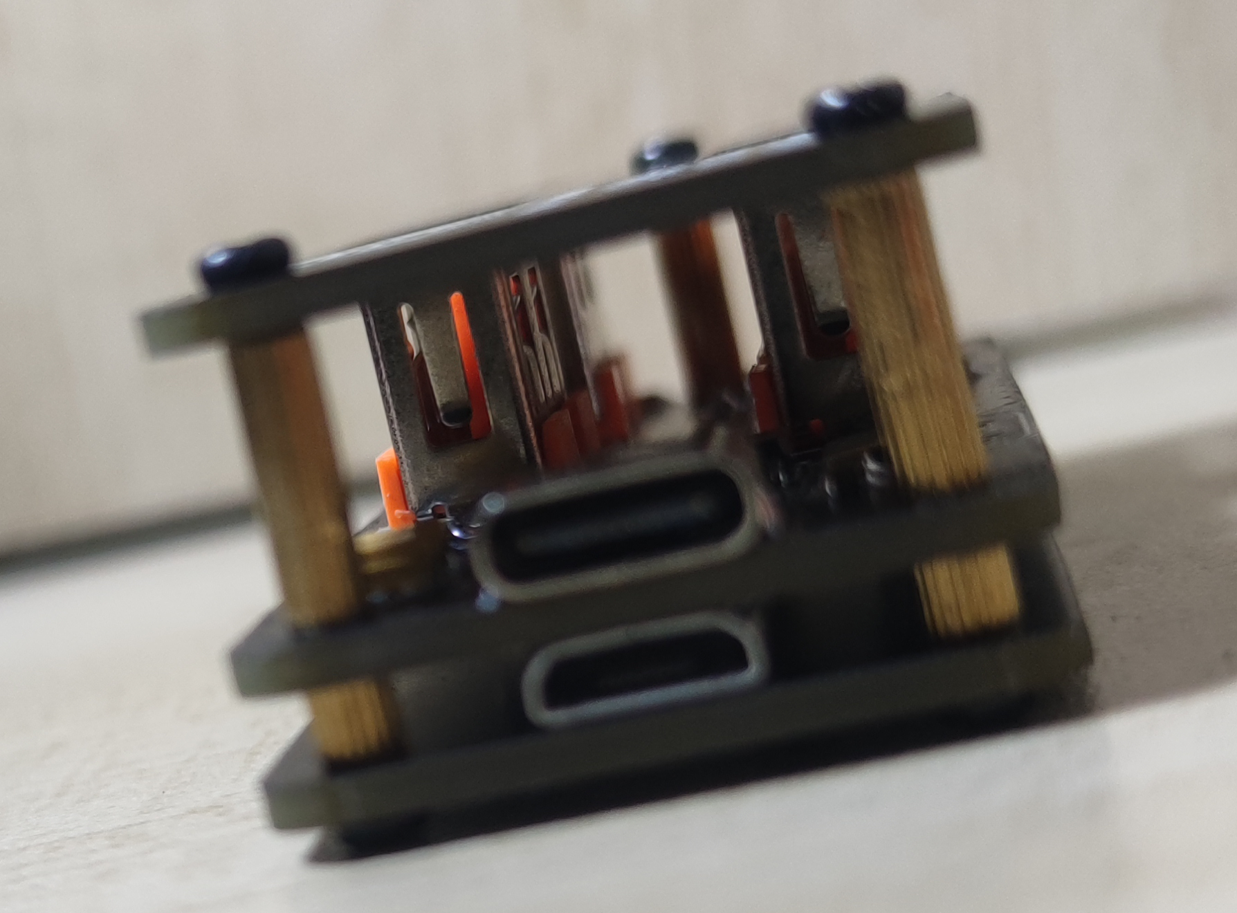 基于SL2.1A USB一拖四集线器（已验证）,———EEWorld参考设计中心